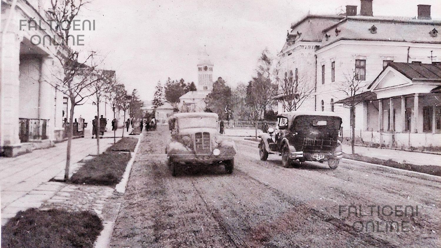 O călătorie în trecut: Mașini de epocă pe Strada Mare din Fălticeni